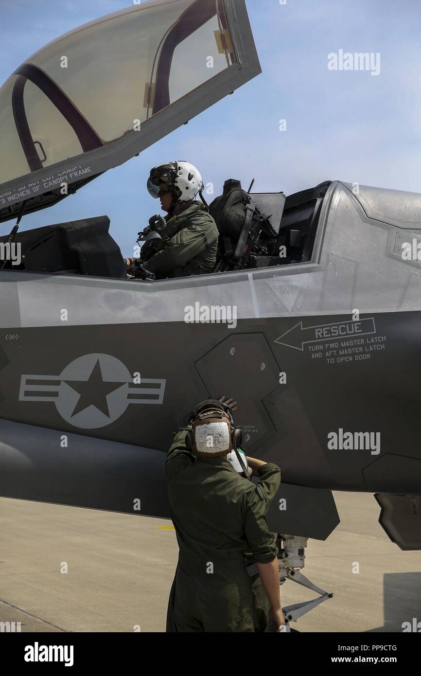 311 fighter squadron hi-res stock photography and images - Alamy