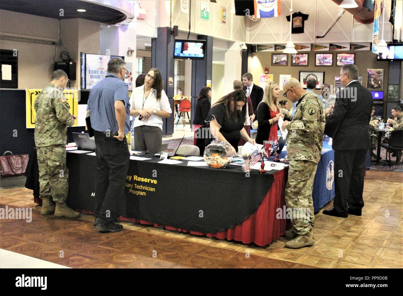 Office of civilian human resources hi-res stock photography and images ...