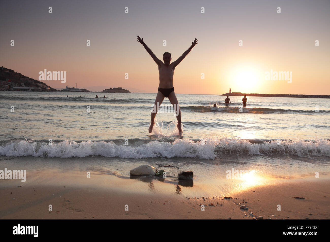 Man jumping silhouette hi-res stock photography and images - Alamy