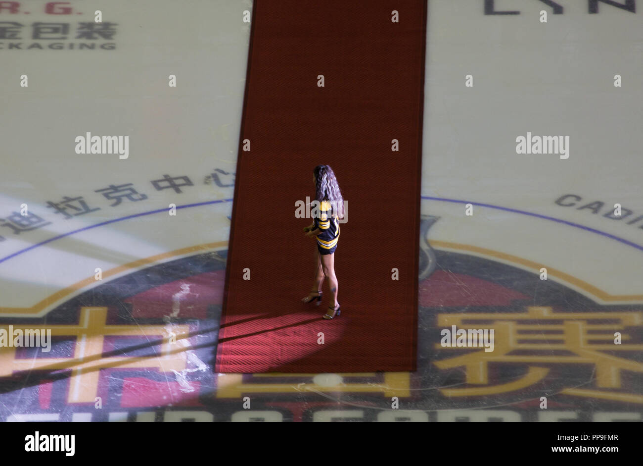 Bruins red carpet hi-res stock photography and images - Alamy