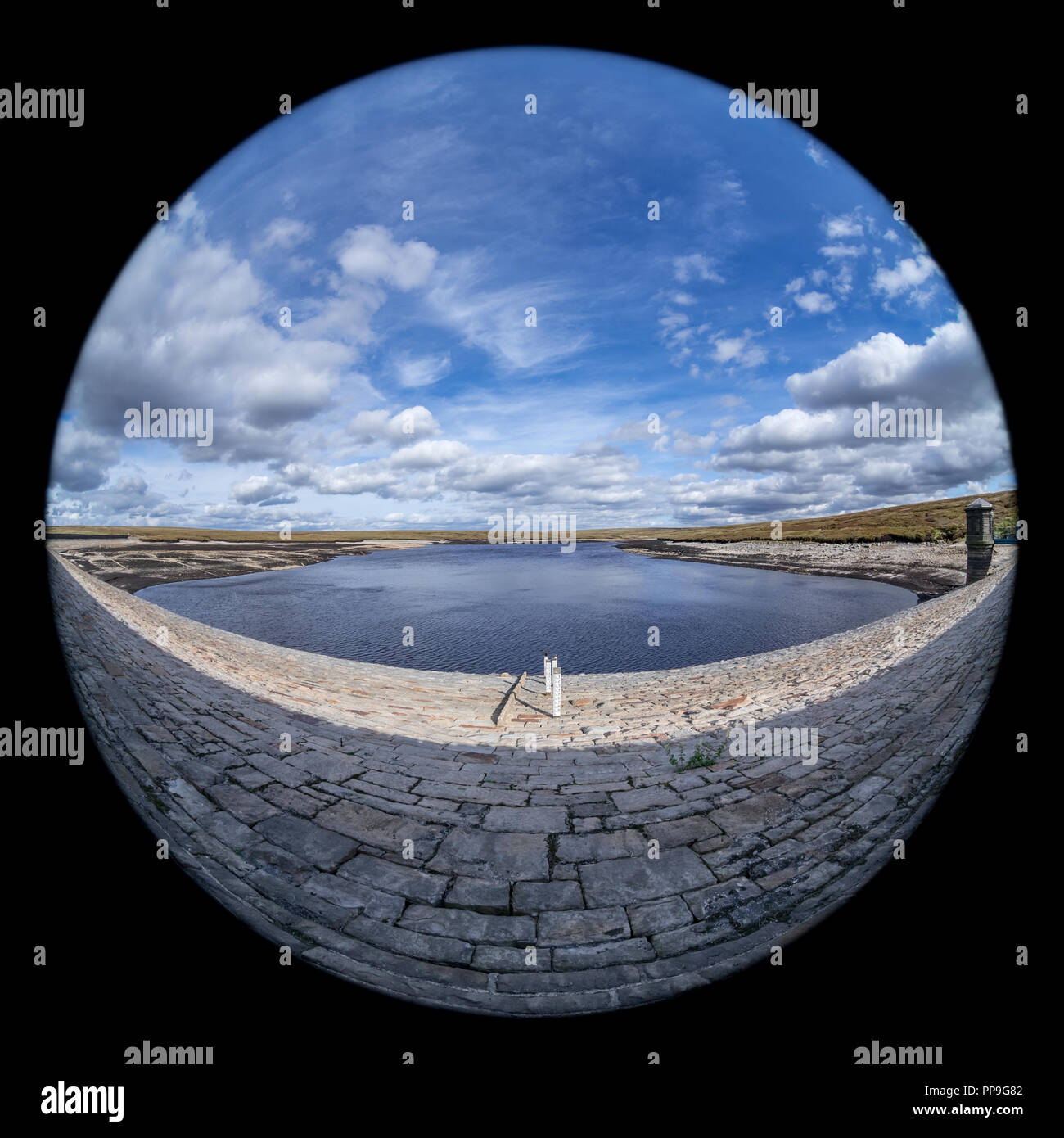 Dove stone reservoir sailing hi-res stock photography and images - Alamy