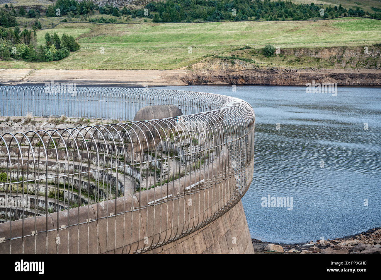 Dove stone reservoir sailing hi-res stock photography and images - Alamy
