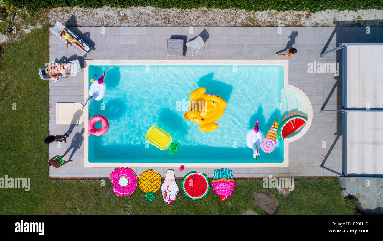 Inflatable pop up pool hi-res stock photography and images - Alamy