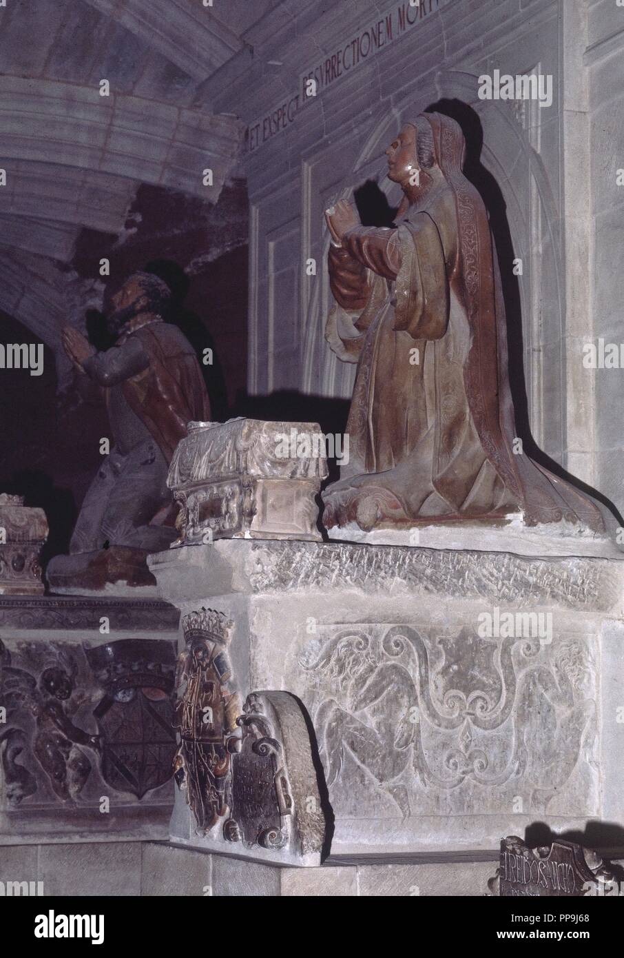 PANTEON-ESTATUA ESTEFANIA BERENGUER. Location: MONASTERIO DE SANTA ...
