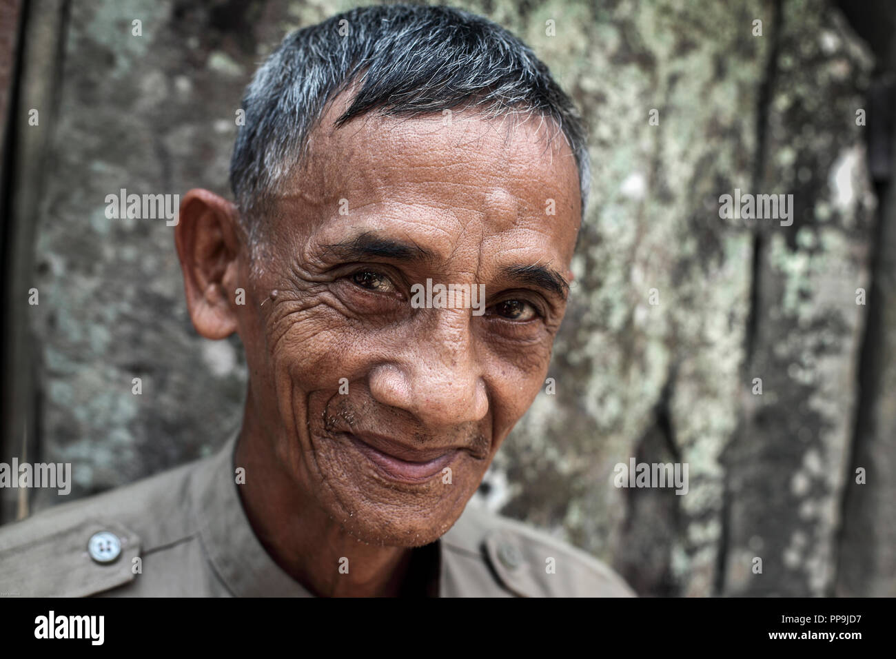 Portrait old khmer man cambodia hi-res stock photography and images - Alamy