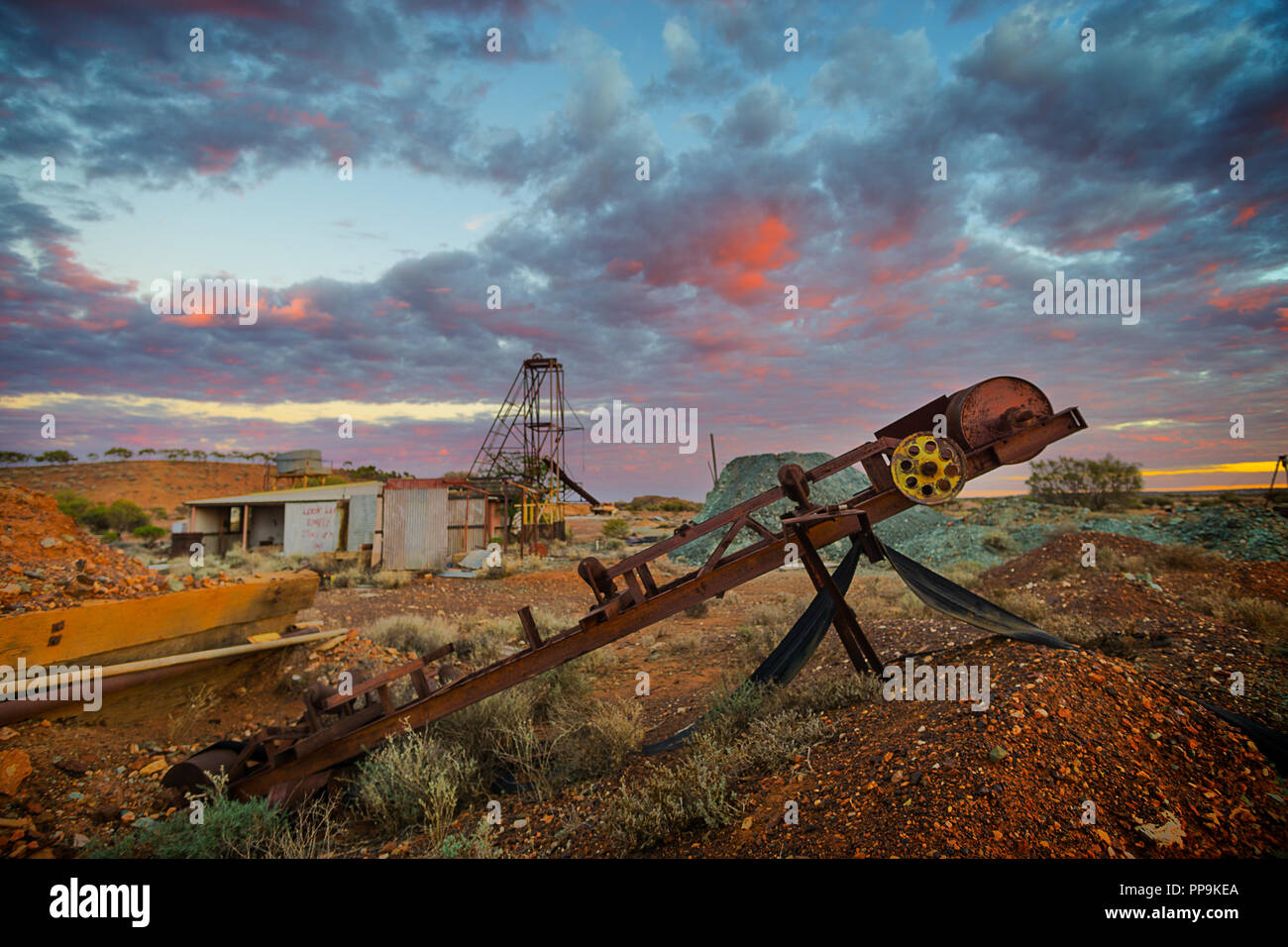 Gold prospecting western australia hi-res stock photography and images ...