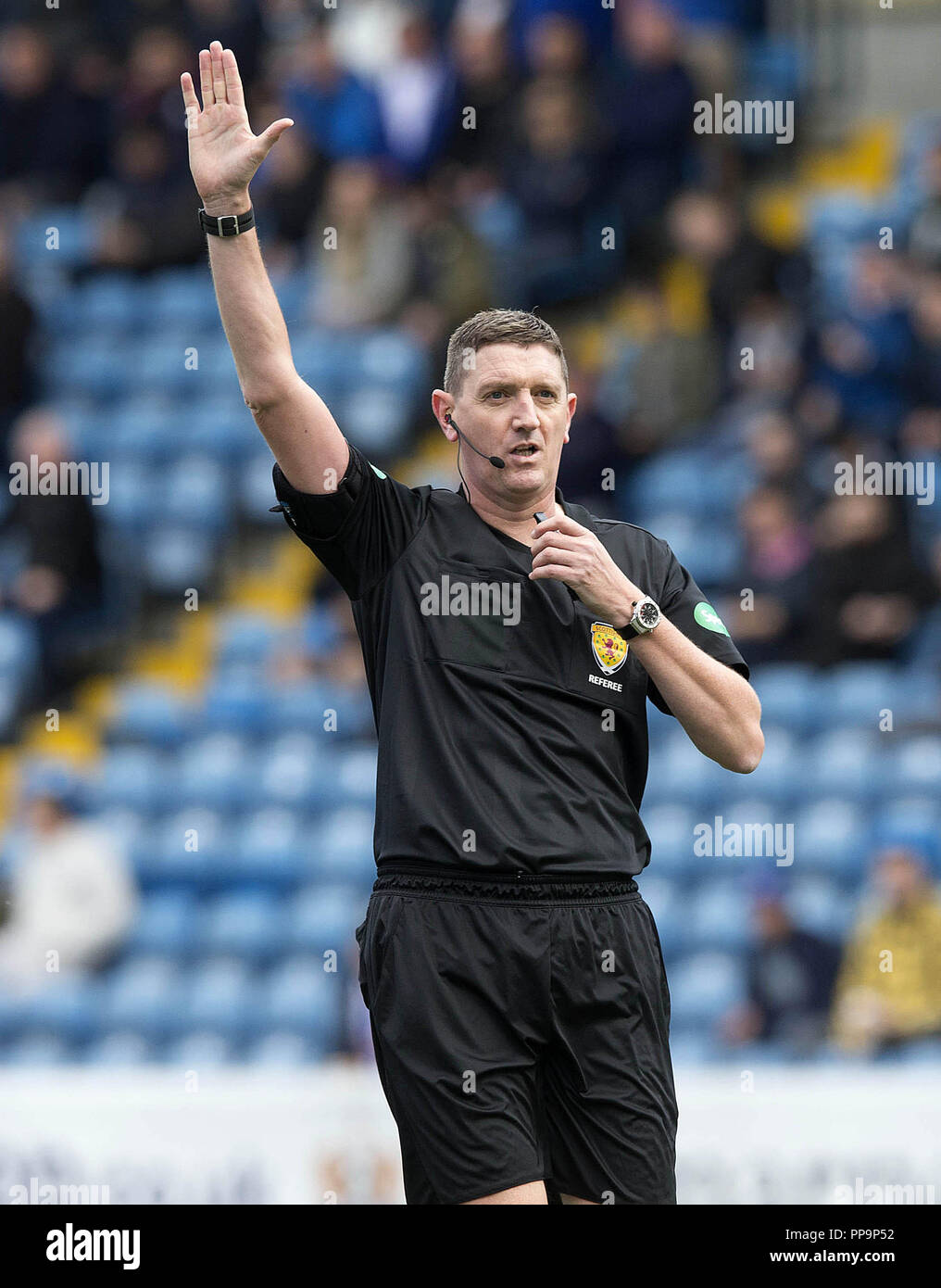 Referee craig thomson hi-res stock photography and images - Alamy