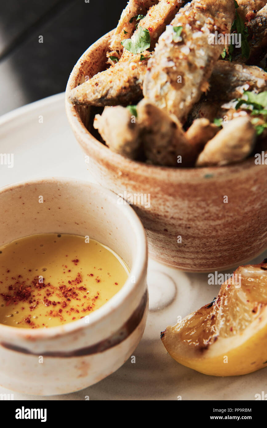 Hollandaise sauce fish hi-res stock photography and images - Alamy