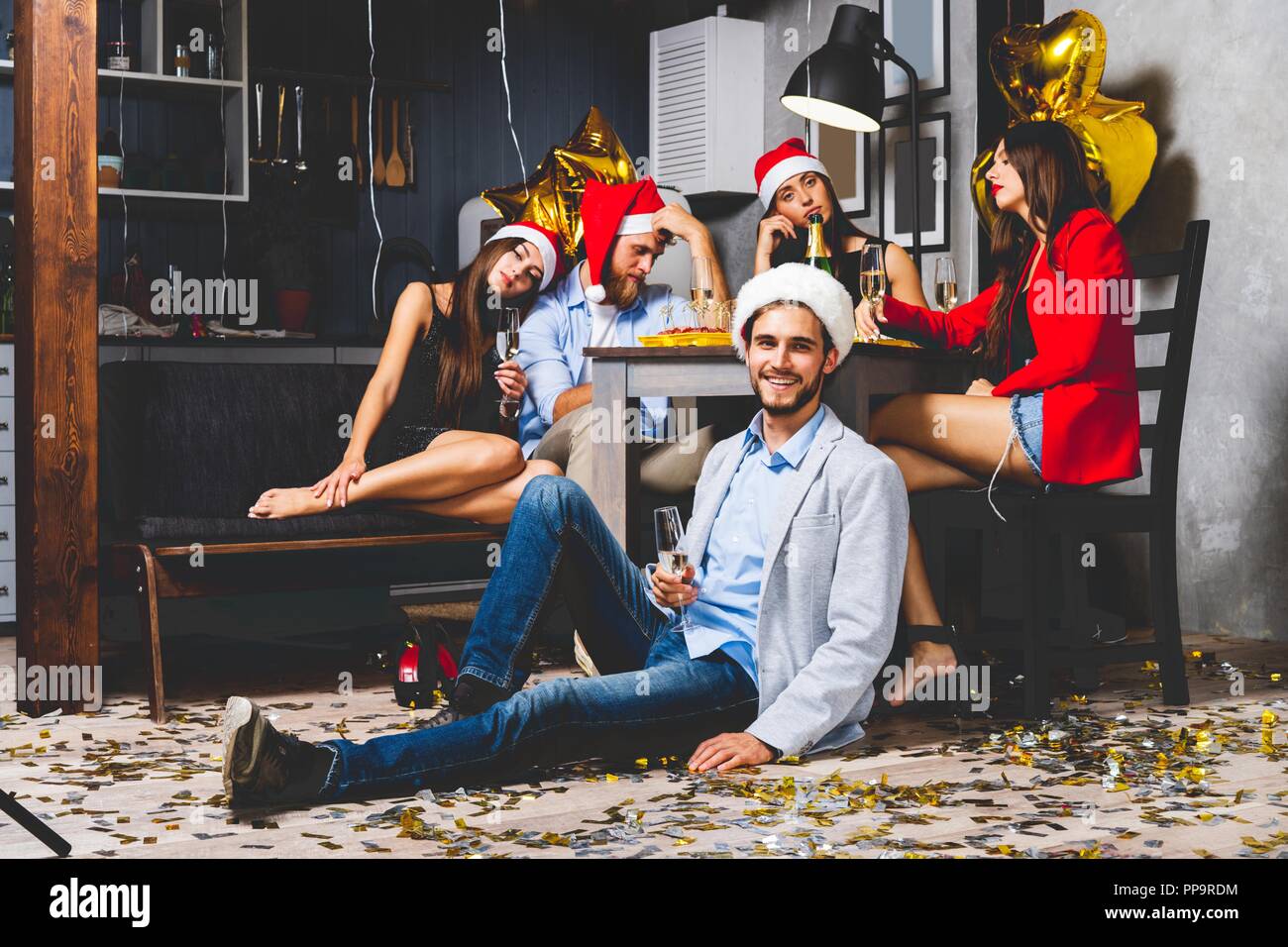 Rich people dinner party hi-res stock photography and images - Alamy