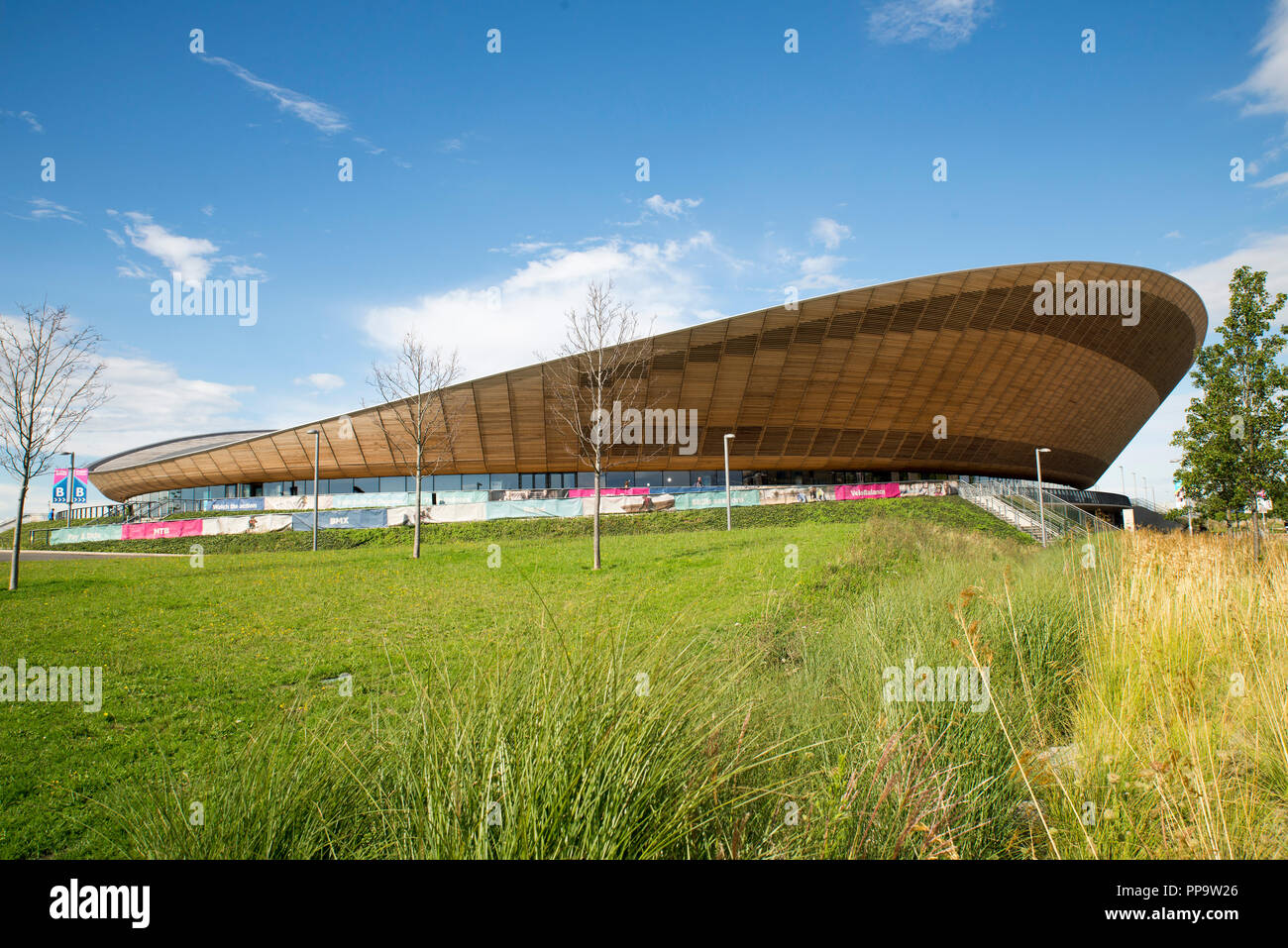 2012 velodrome building hi-res stock photography and images - Alamy