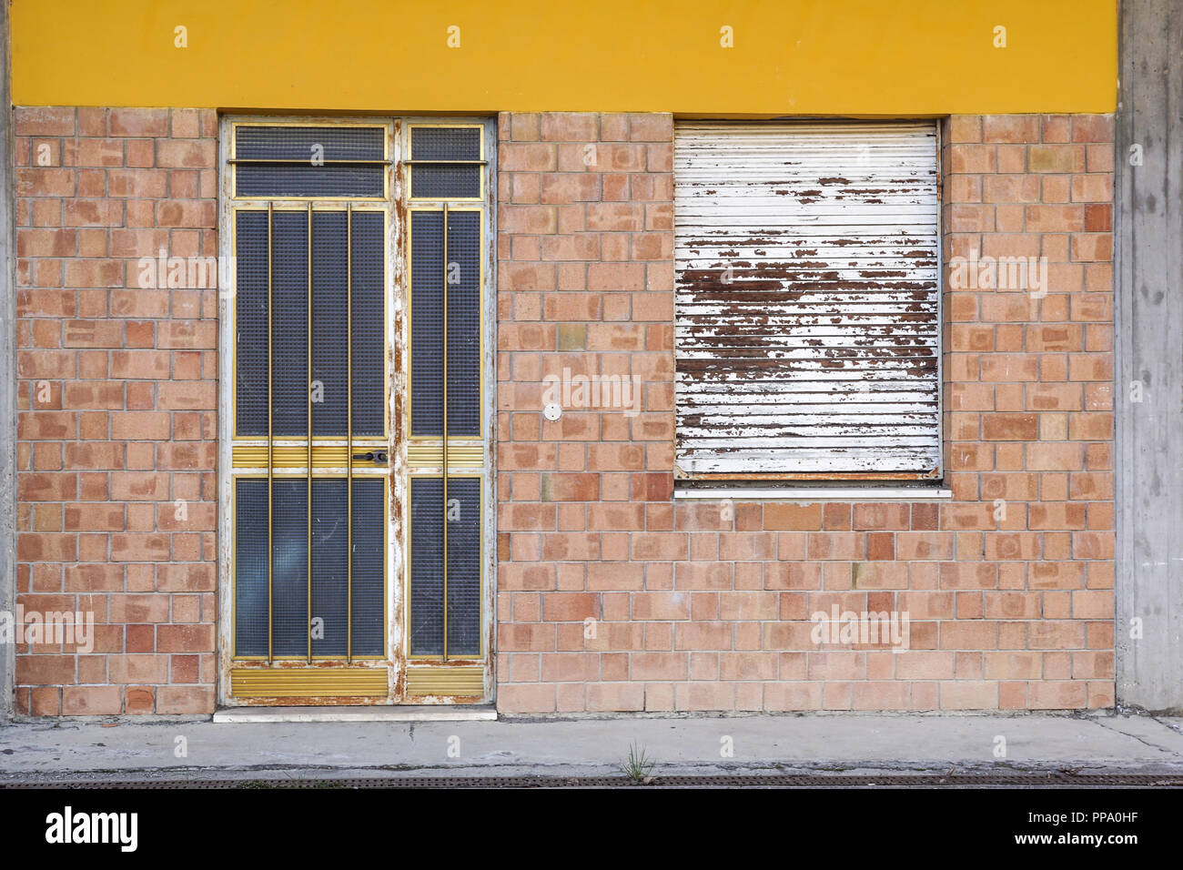 Old office building abandoned hi-res stock photography and images - Alamy