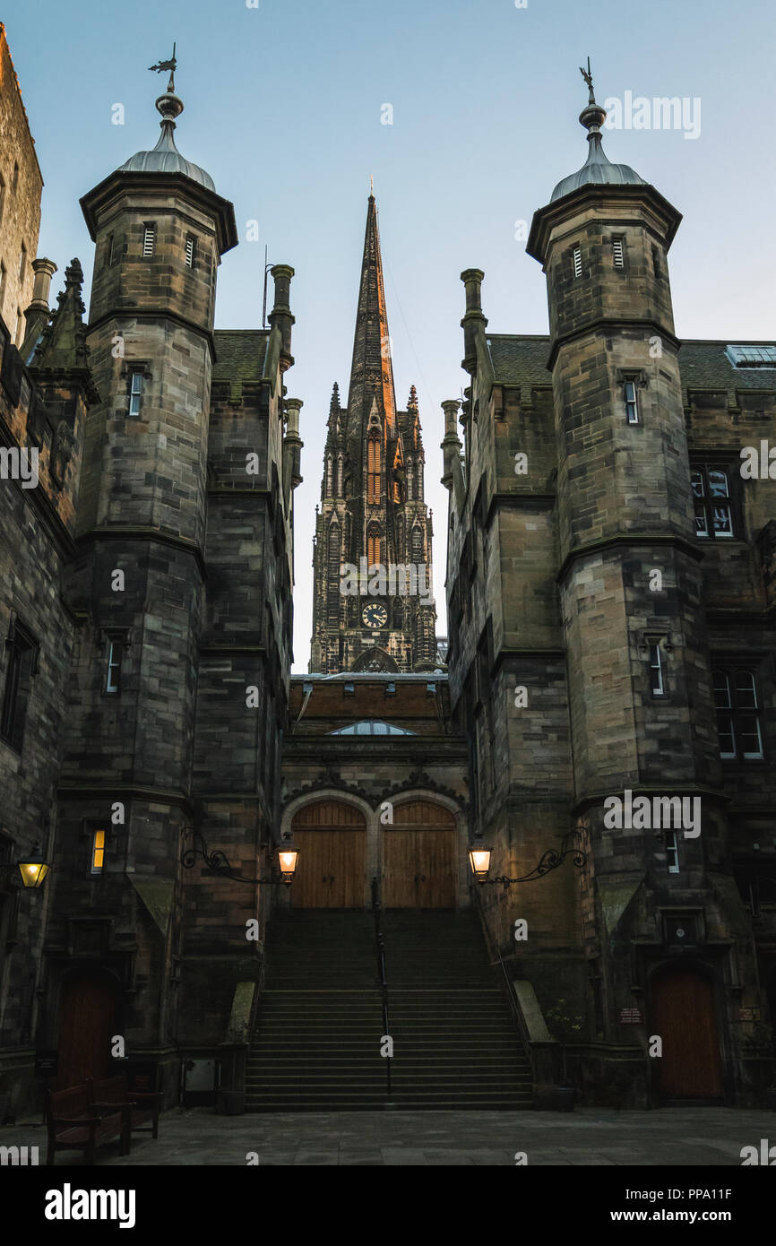 Old college university edinburgh buildings hi-res stock photography and ...
