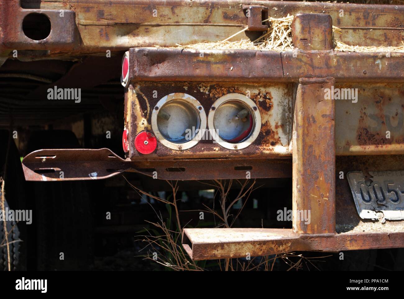 Semi trailer vintage hi-res stock photography and images - Alamy