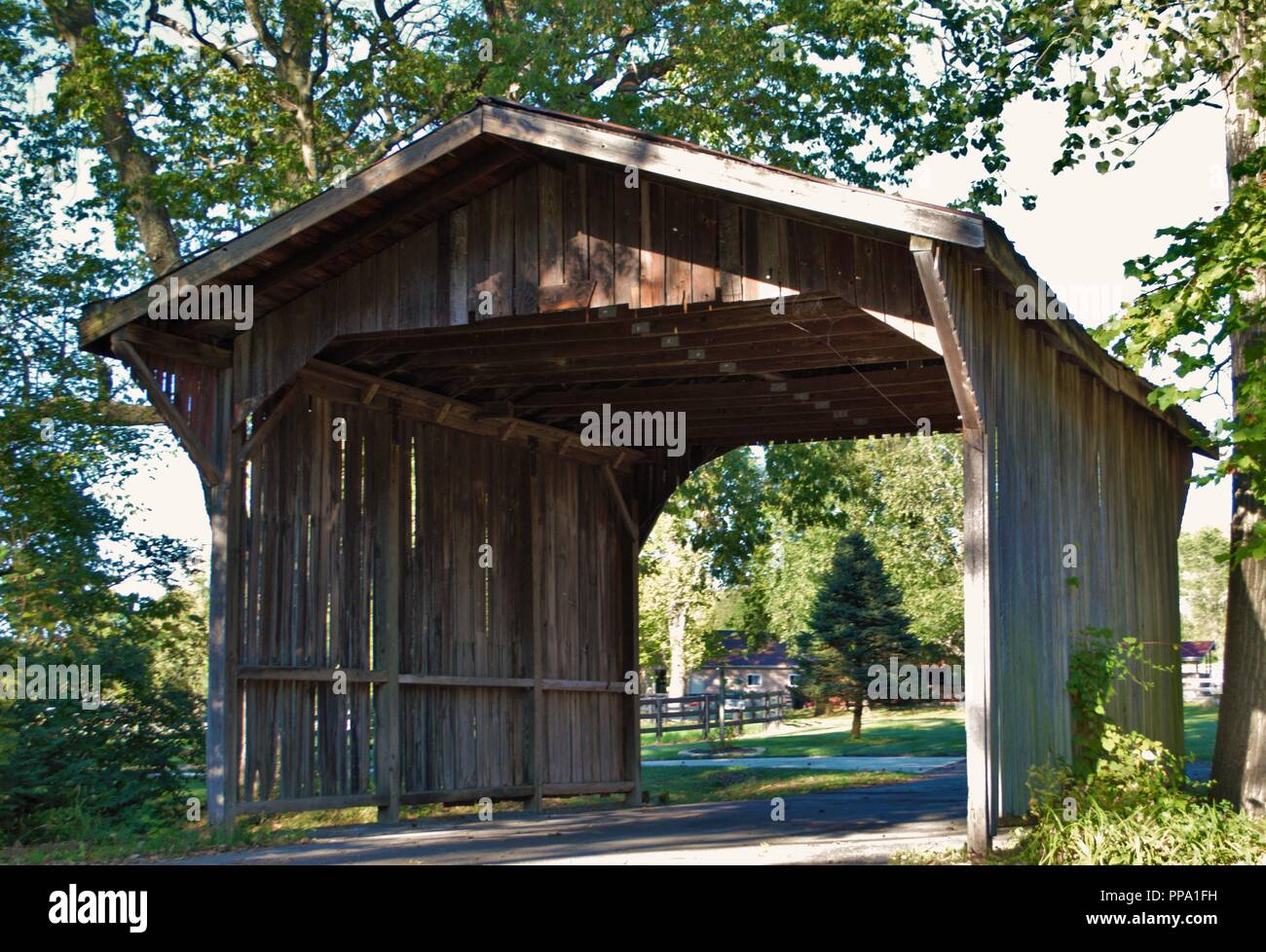 Historic timber truss bridge hi-res stock photography and images - Alamy