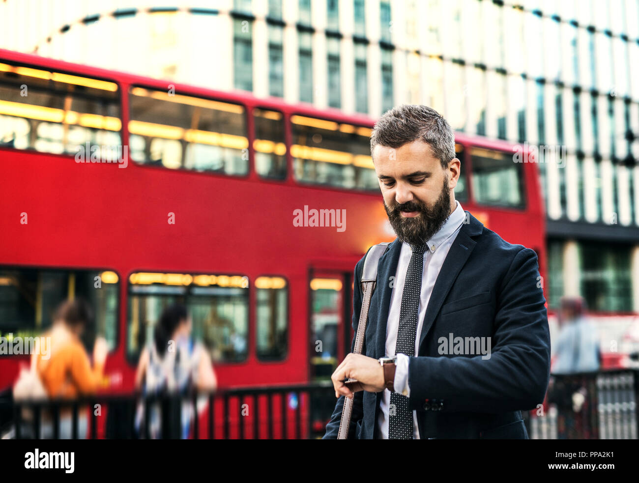 Businessman man commute london hi-res stock photography and images - Alamy