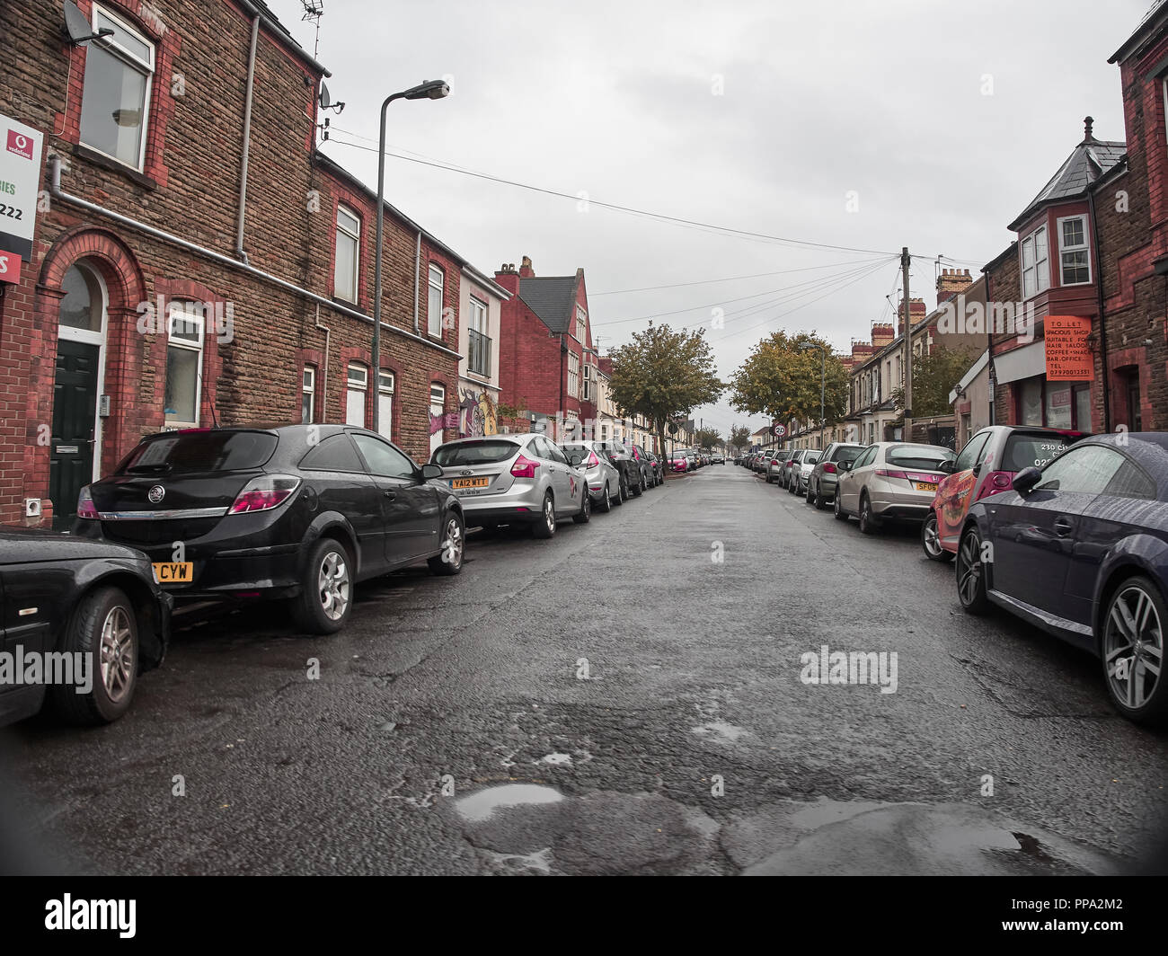 Cardiff streets hi-res stock photography and images - Alamy