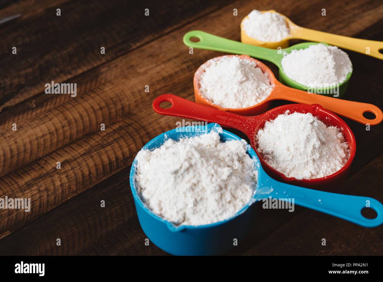 Quarter cup measuring hi-res stock photography and images - Alamy
