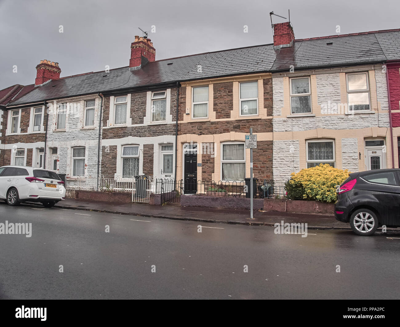 Cardiff streets hi-res stock photography and images - Alamy