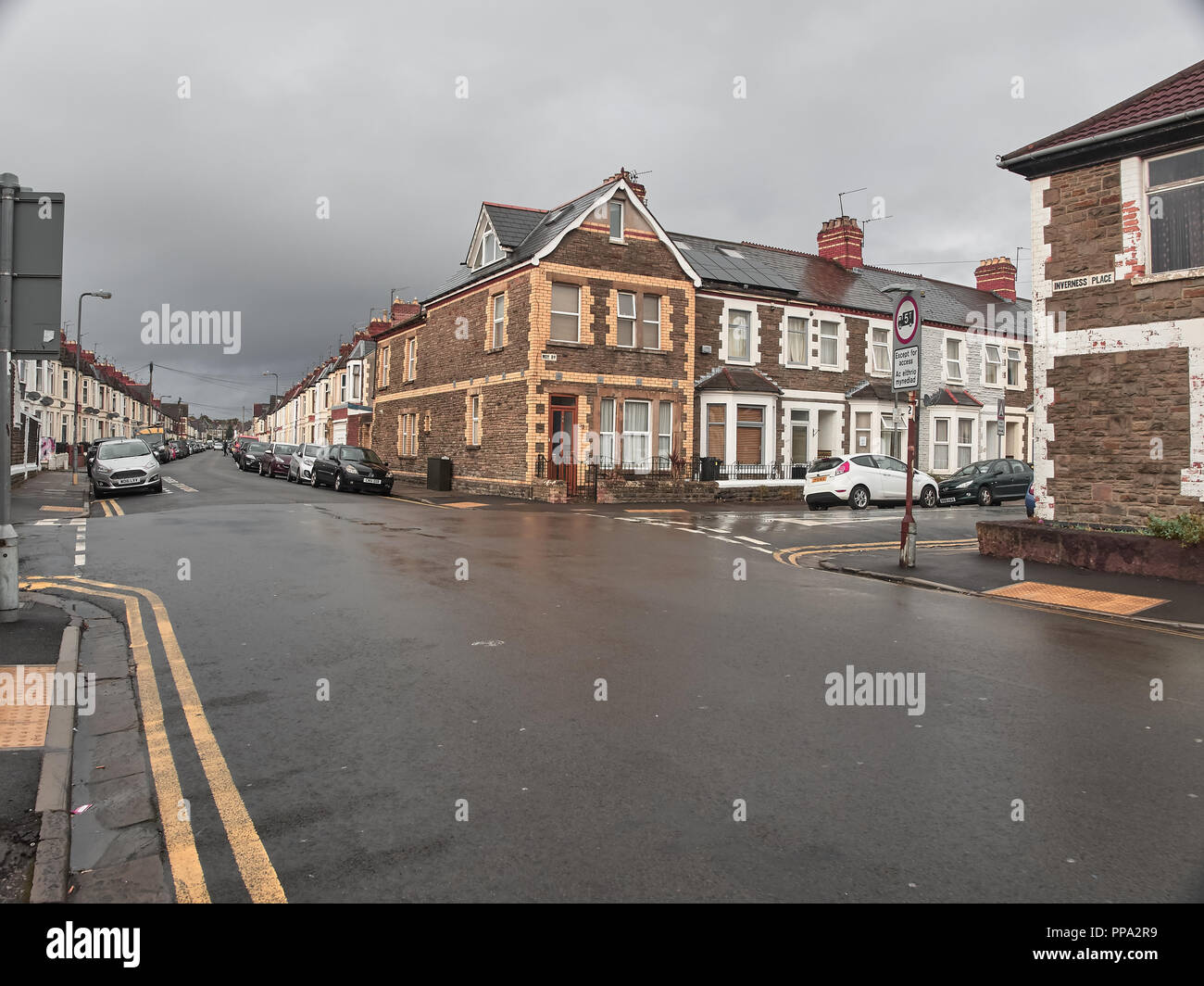 Cardiff streets hi-res stock photography and images - Alamy