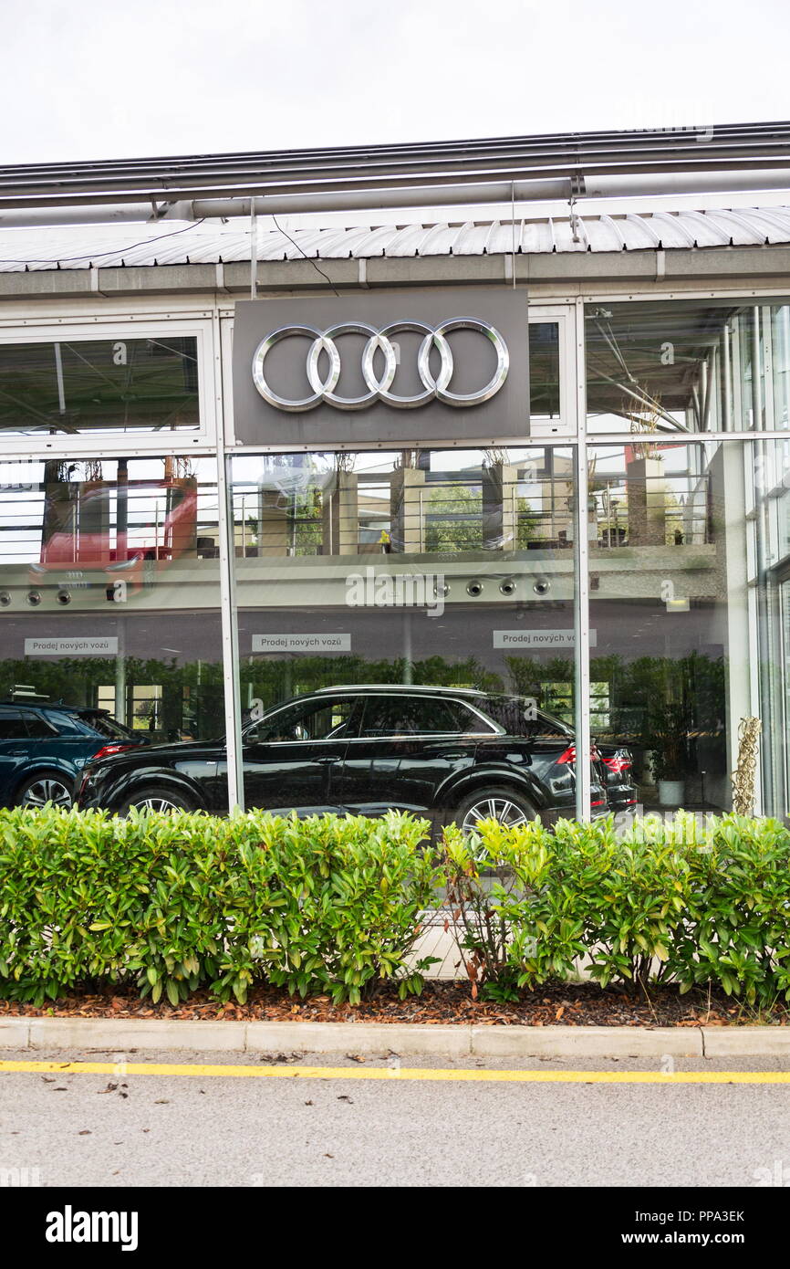 Black audi logo hi-res stock photography and images - Alamy