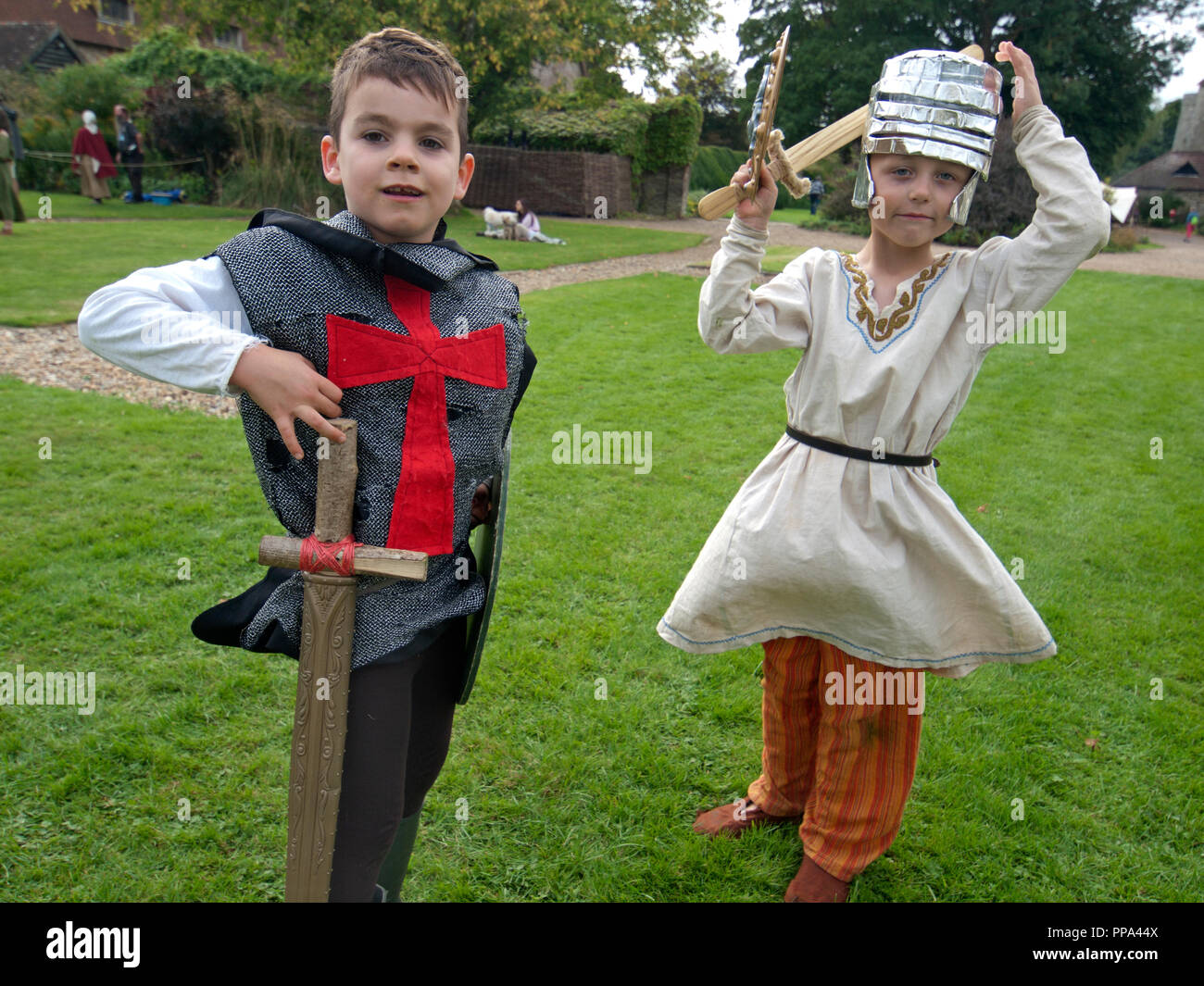 Boys in medieval costume hi-res stock photography and images - Alamy