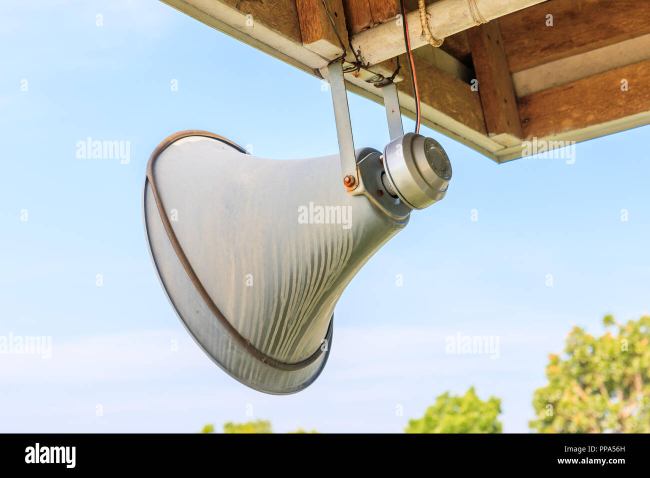 Horn loudspeaker hi-res stock photography and images - Alamy