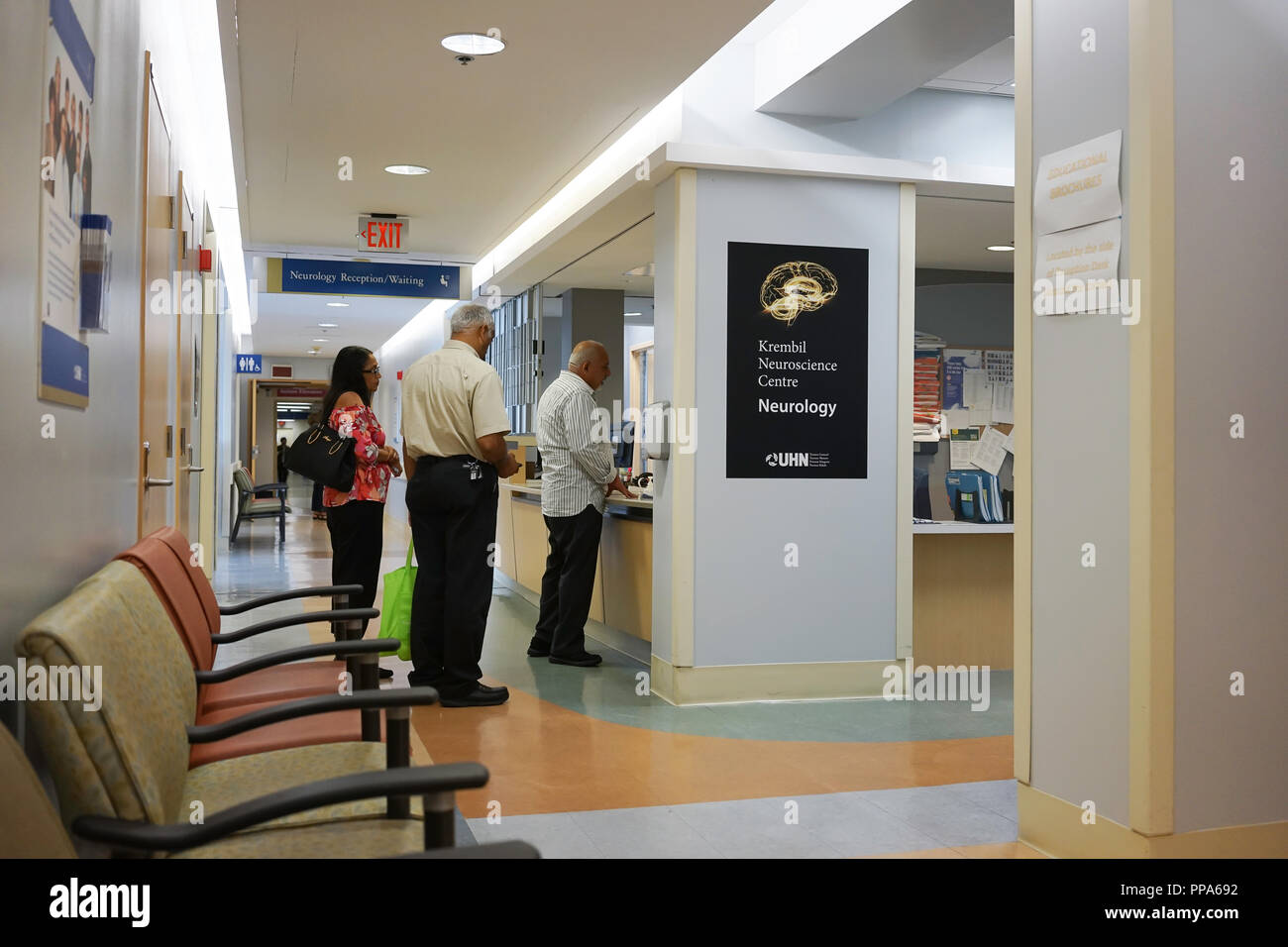 Hospital reception area hi-res stock photography and images - Alamy