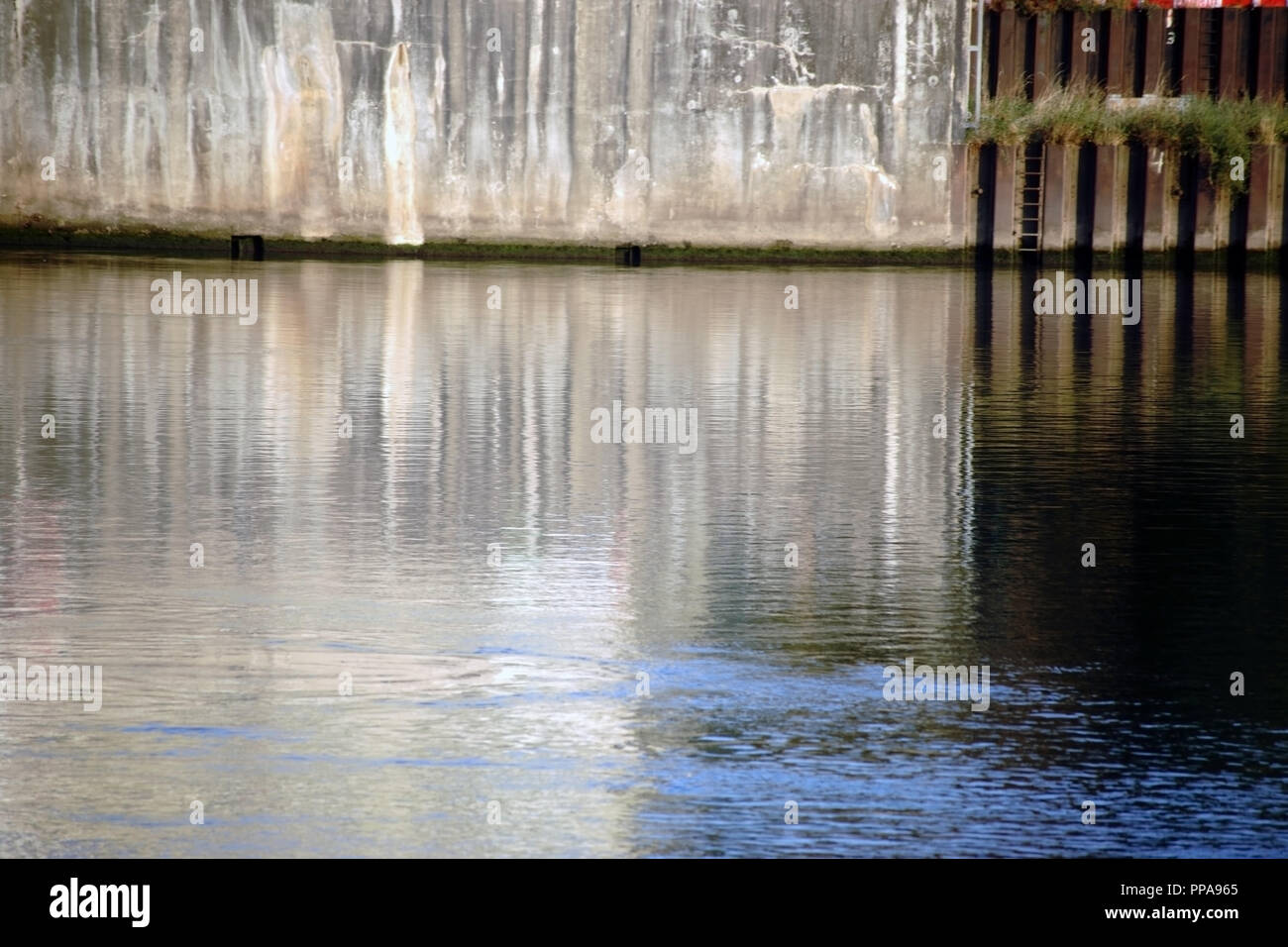 Boundary dams hi-res stock photography and images - Alamy