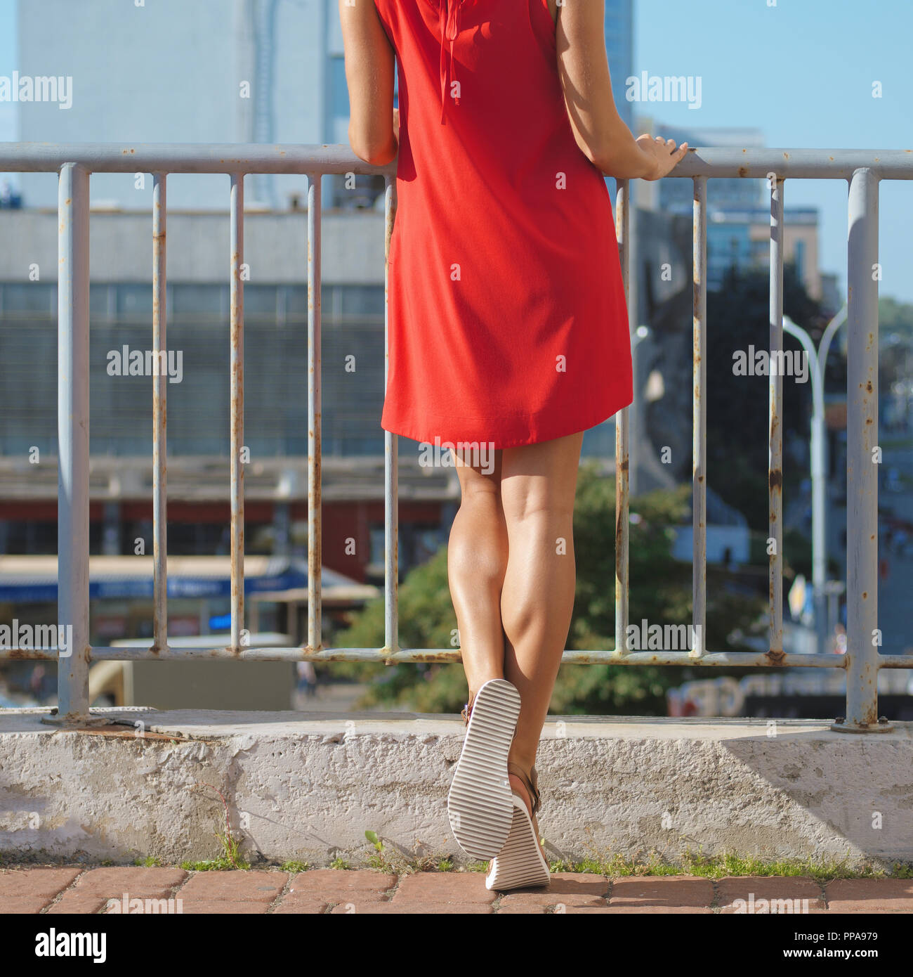 Female legs posing hi-res stock photography and images - Alamy