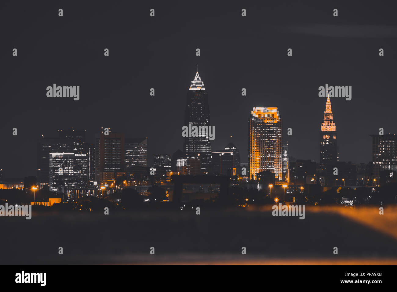 Cleveland Skyline At Night Stock Photos & Cleveland Skyline At Night ...