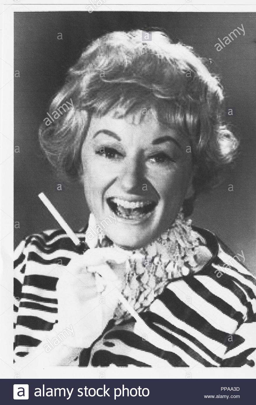 Phyllis Diller Black and White Stock Photos & Images - Alamy