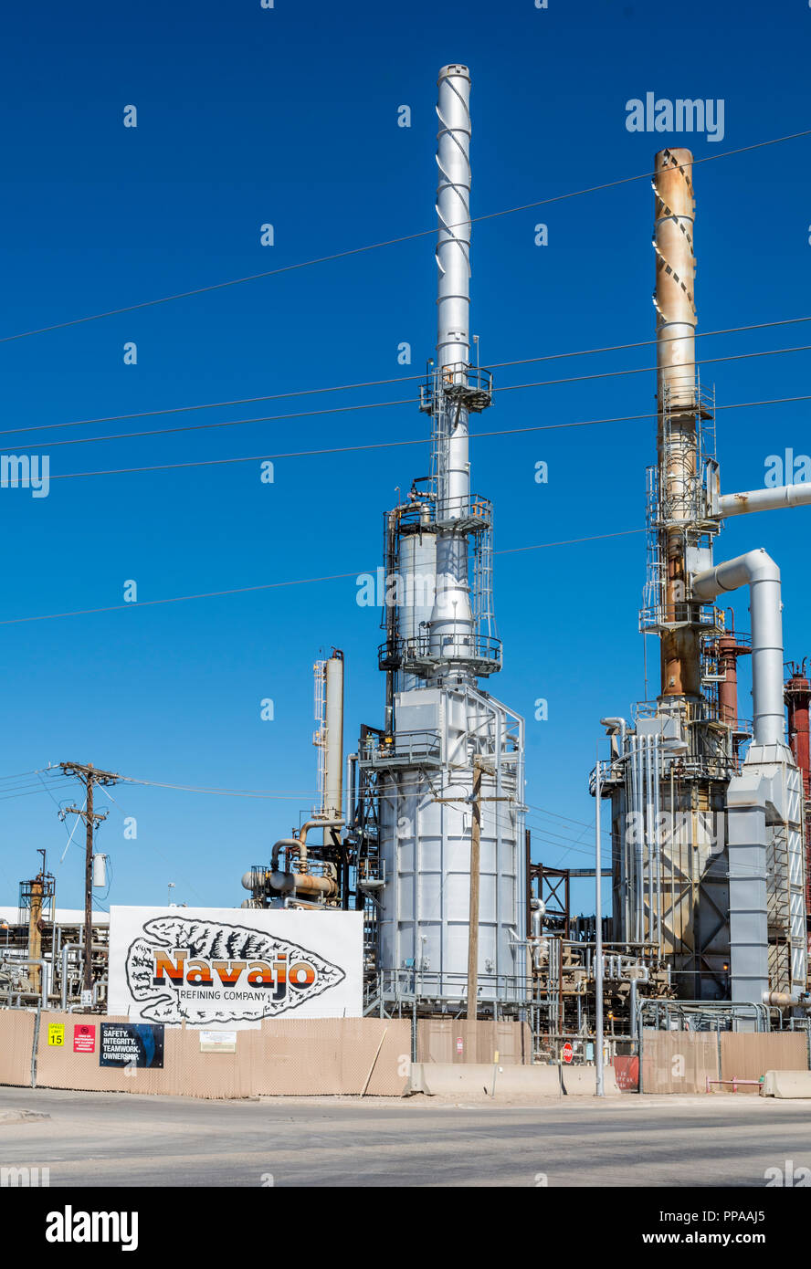 Navajo Refining Company, oil refinery processes Permian Basin crude ...