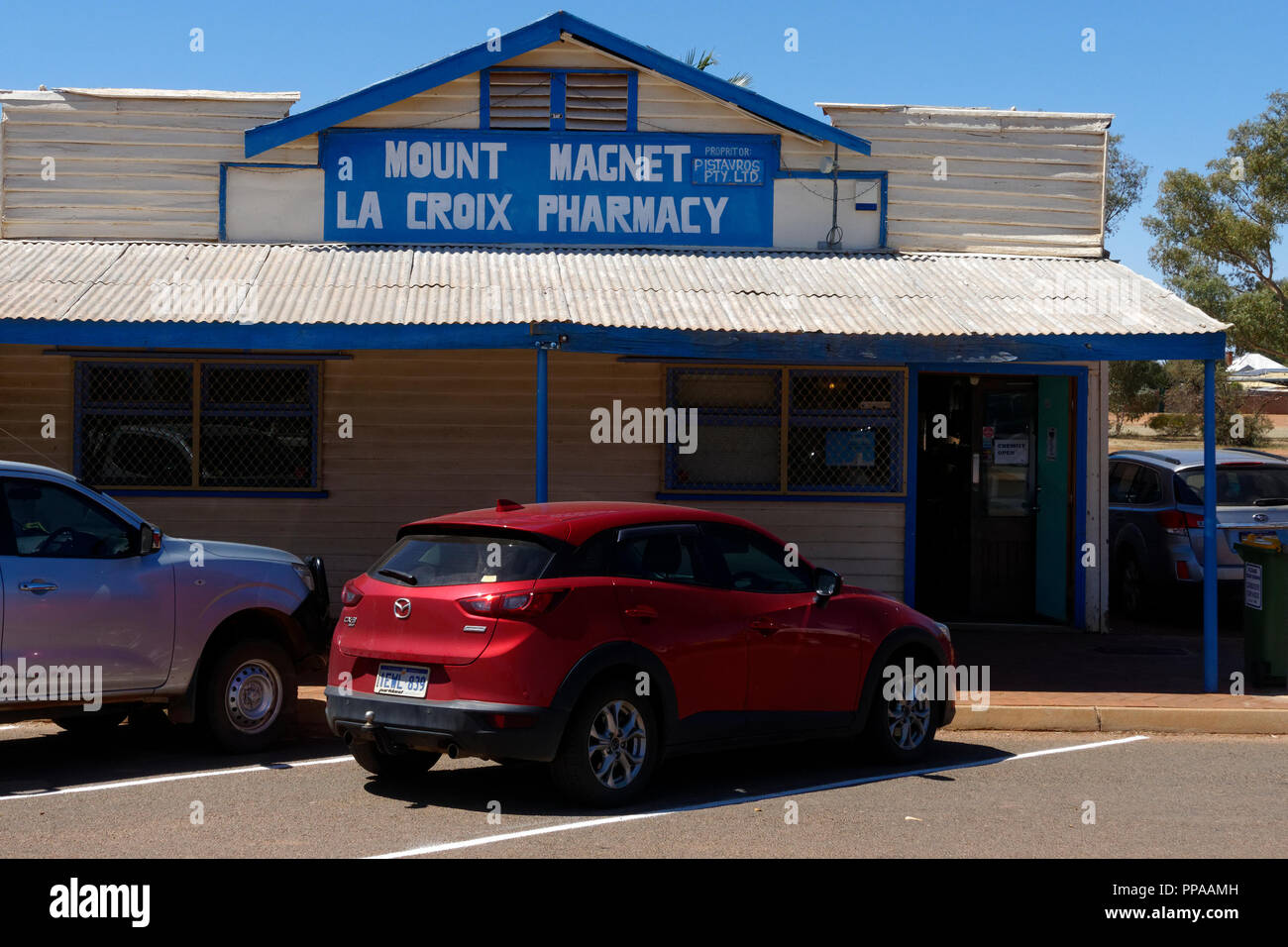 Australian Gold mining town architecture and shops, Mount Magnet ...
