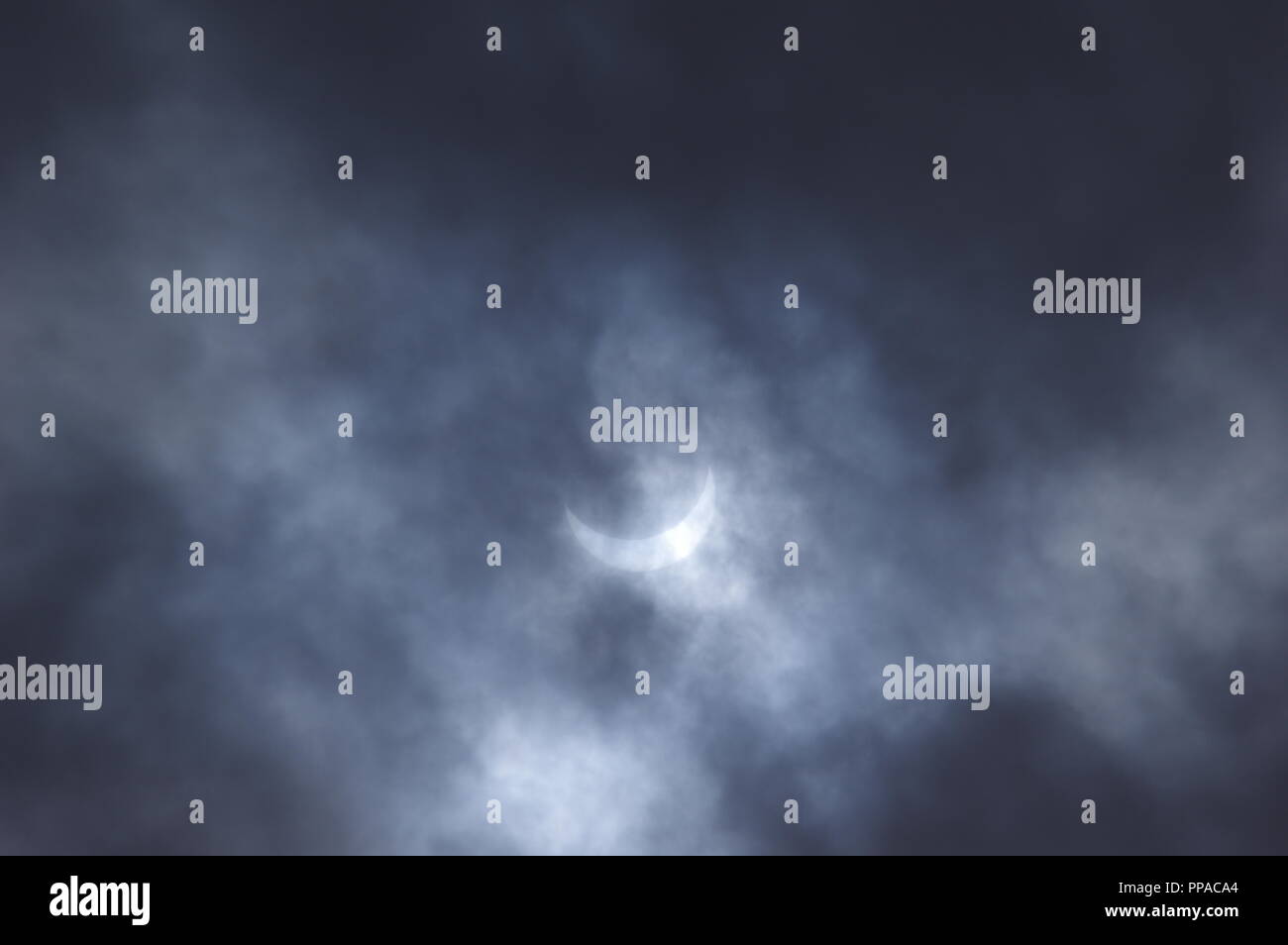 Solar eclipse clouds 2017 hi-res stock photography and images - Alamy