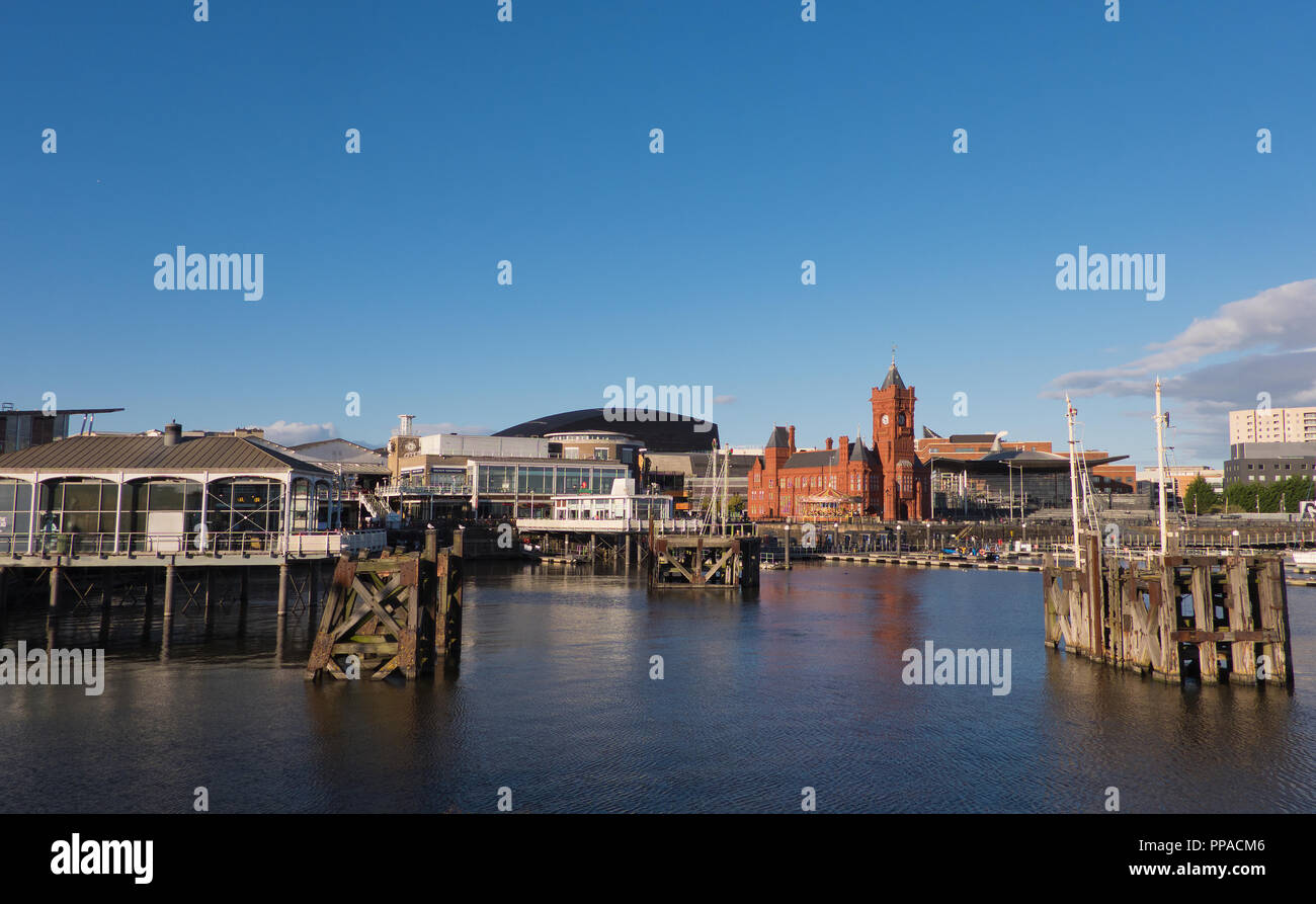 Cardiff bay development corporation hi-res stock photography and images ...