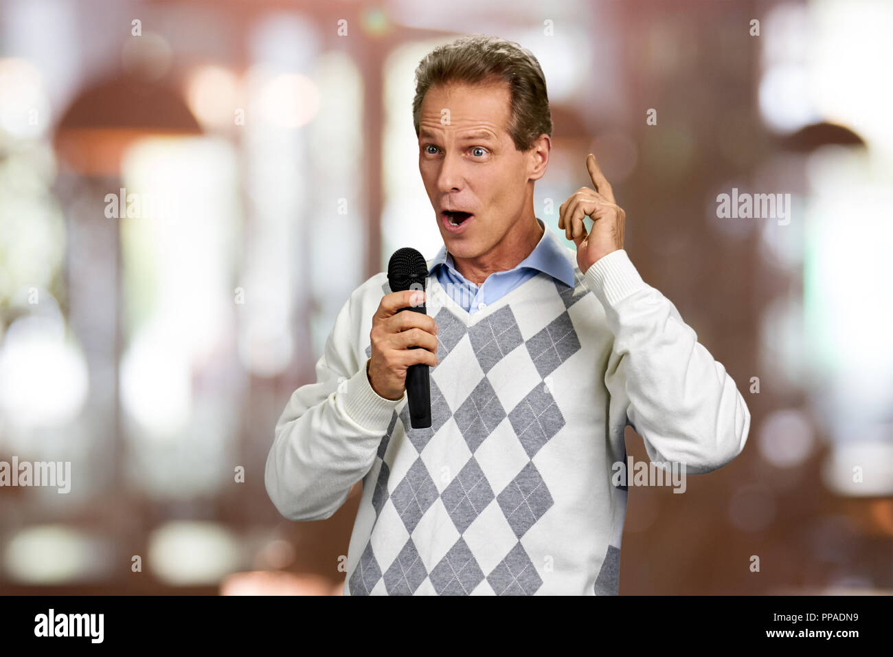 Conversation microphone hi-res stock photography and images - Alamy