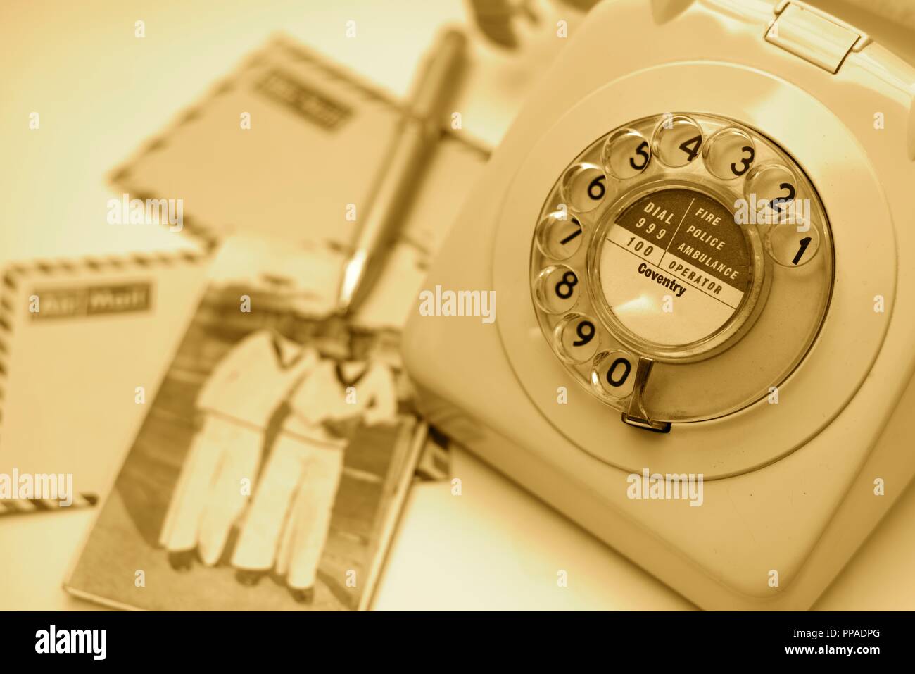 Old mobile phone 1970s hi-res stock photography and images - Alamy