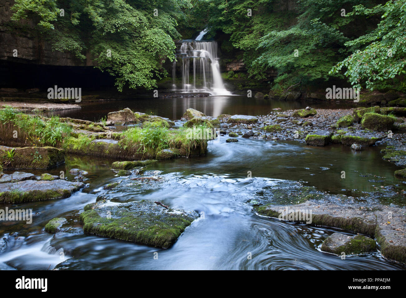 Cauldron Force Waterfall, West Burton Falls, Wensleydale, Yorkshire ...