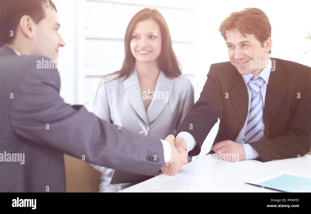 Business leaders handshake hi-res stock photography and images - Alamy