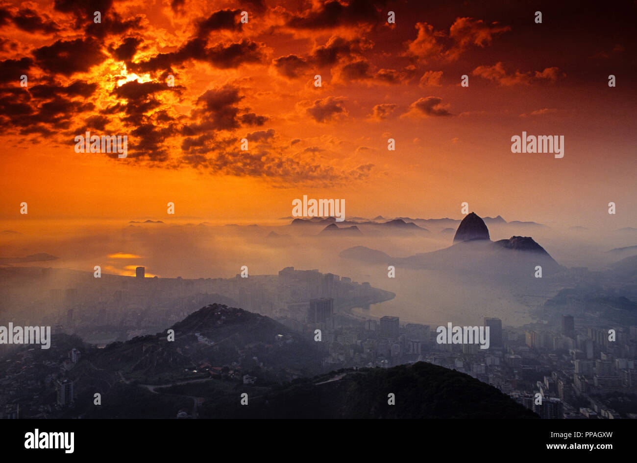 Rio sugerloaf mountain hi-res stock photography and images - Alamy