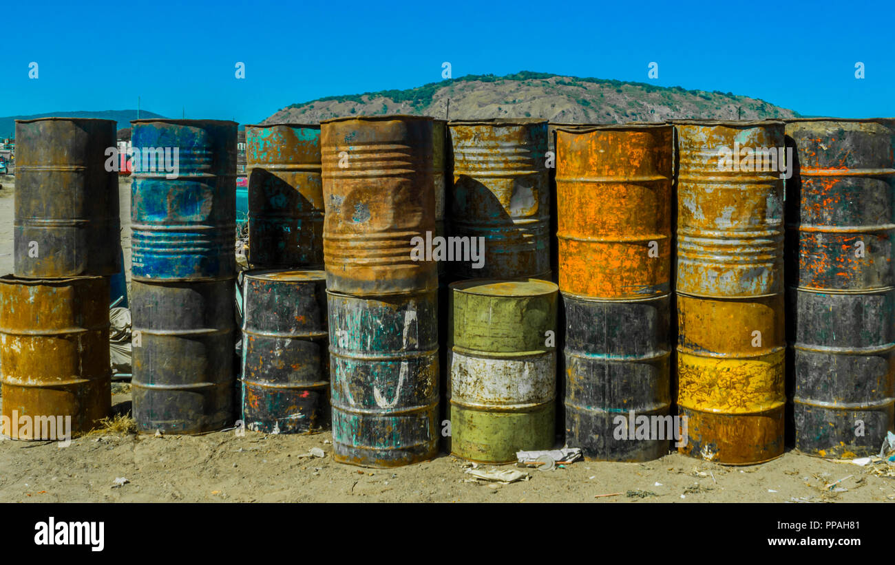Oil barrels hi-res stock photography and images - Alamy