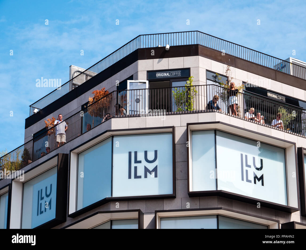 Rooftop bar on the department store hi-res stock photography and images ...