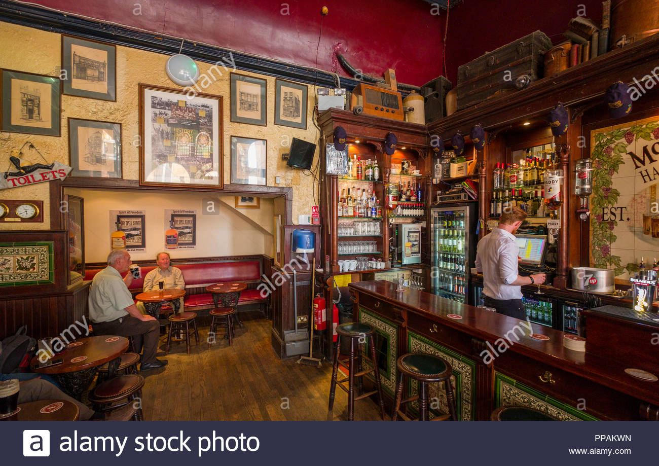 Inside Traditional Ireland Pub Stock Photos & Inside Traditional ...