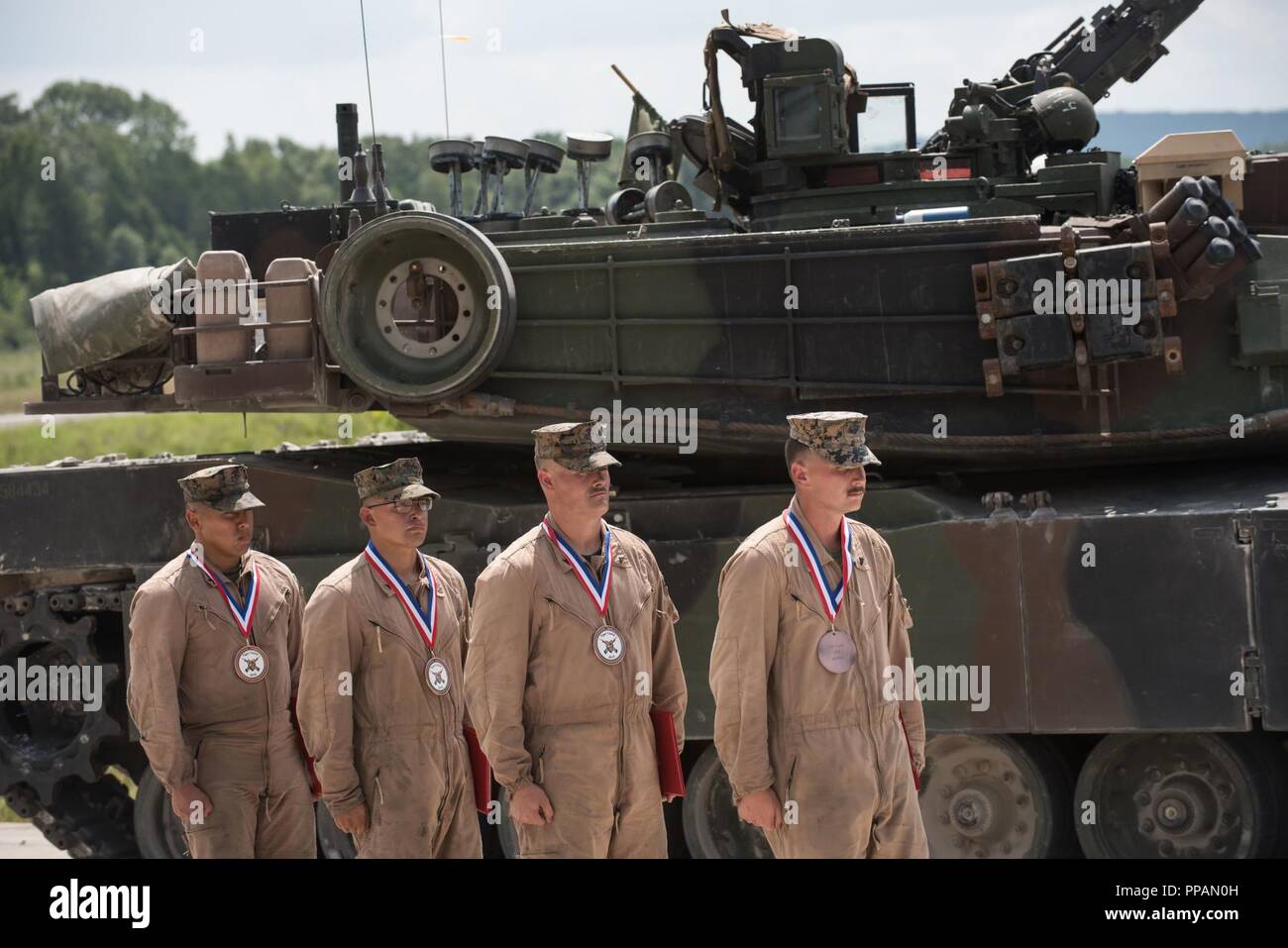 Tank battalions from the USMC battled it out on Fort Knox's Wilcox ...