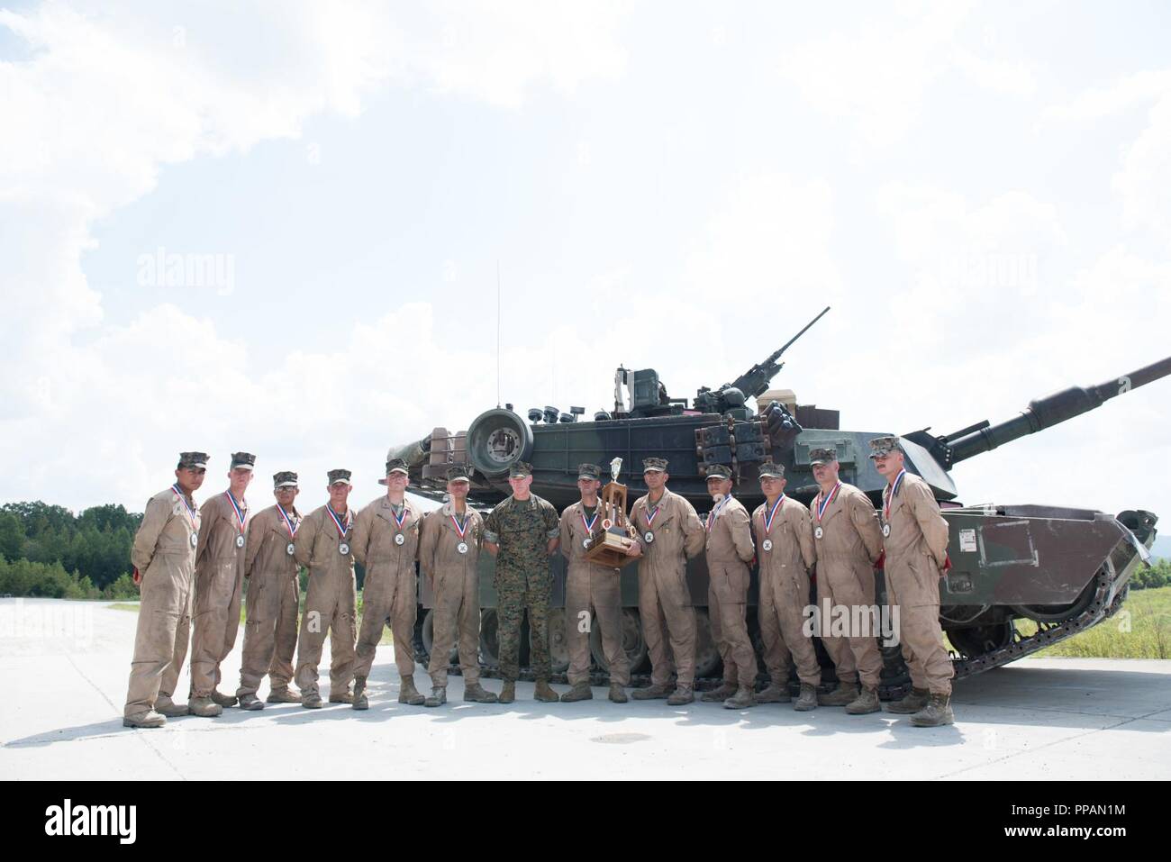 Tank battalions from the USMC battled it out on Fort Knox's Wilcox ...