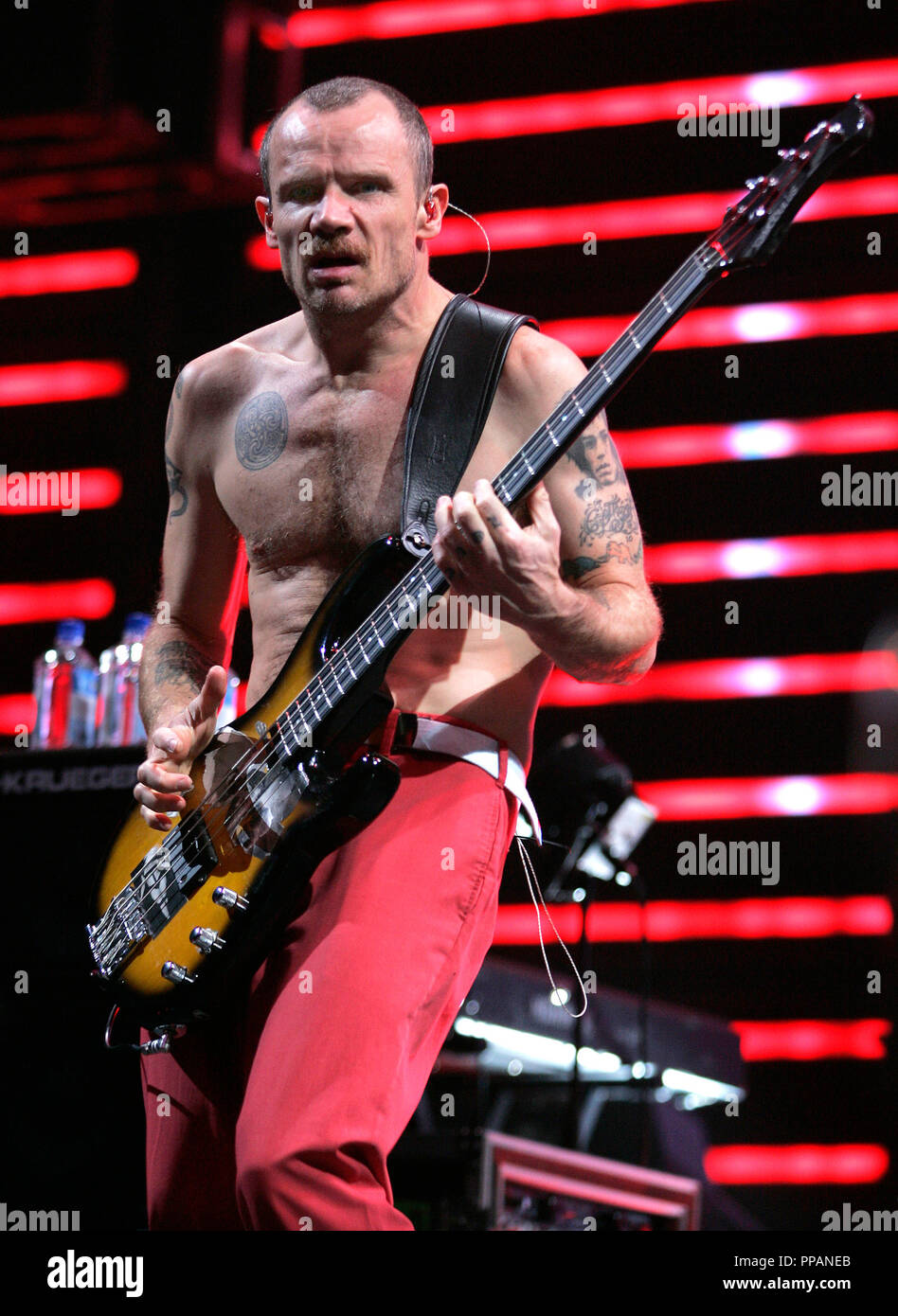 Flea red hot chili peppers hi-res stock photography and images - Alamy