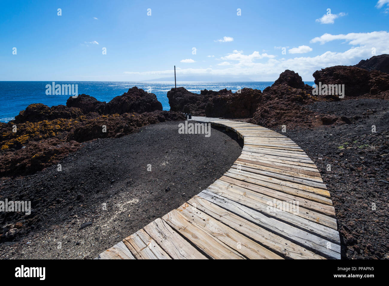 Winding boardwalk hi-res stock photography and images - Alamy