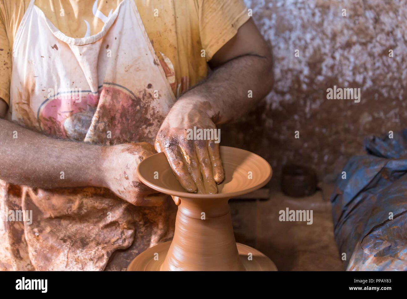 Hand made pottery hi-res stock photography and images - Alamy