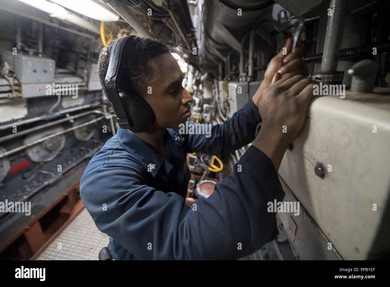 Fuel ship colombia hi-res stock photography and images - Alamy