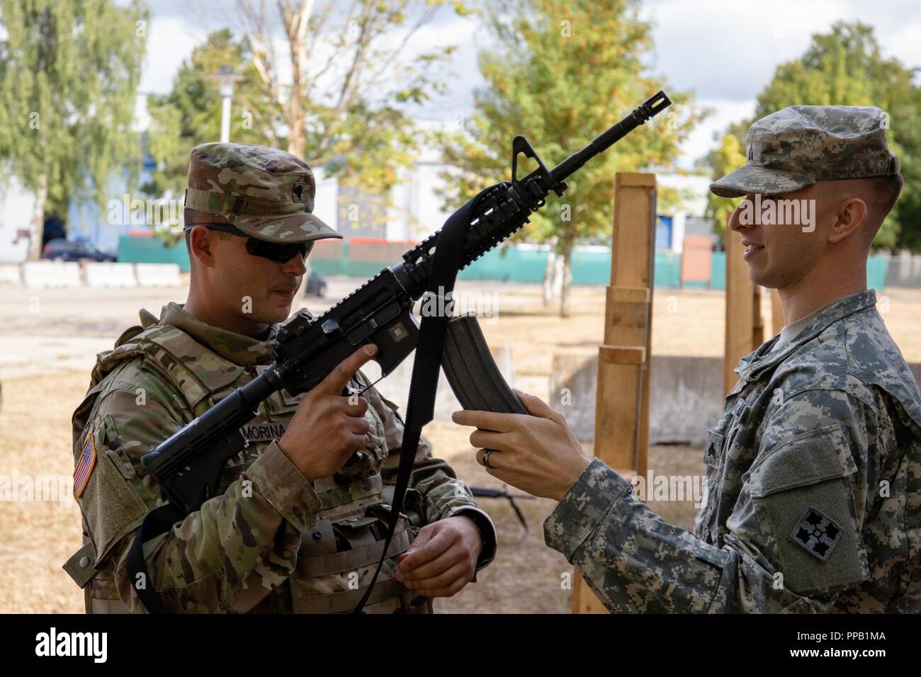 Basic rifleman marksmanship hi-res stock photography and images - Alamy